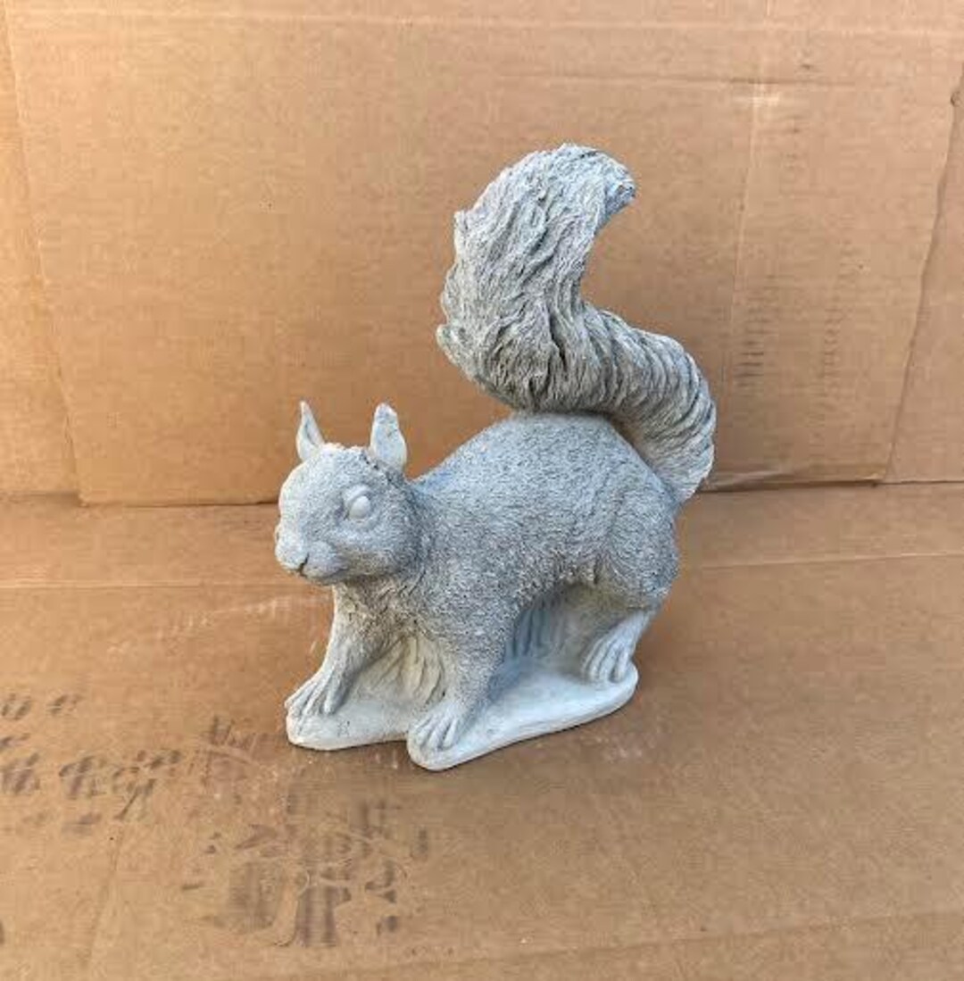Scampering Squirrel Garden Statue Outdoor Animal Yard Sculpture ...