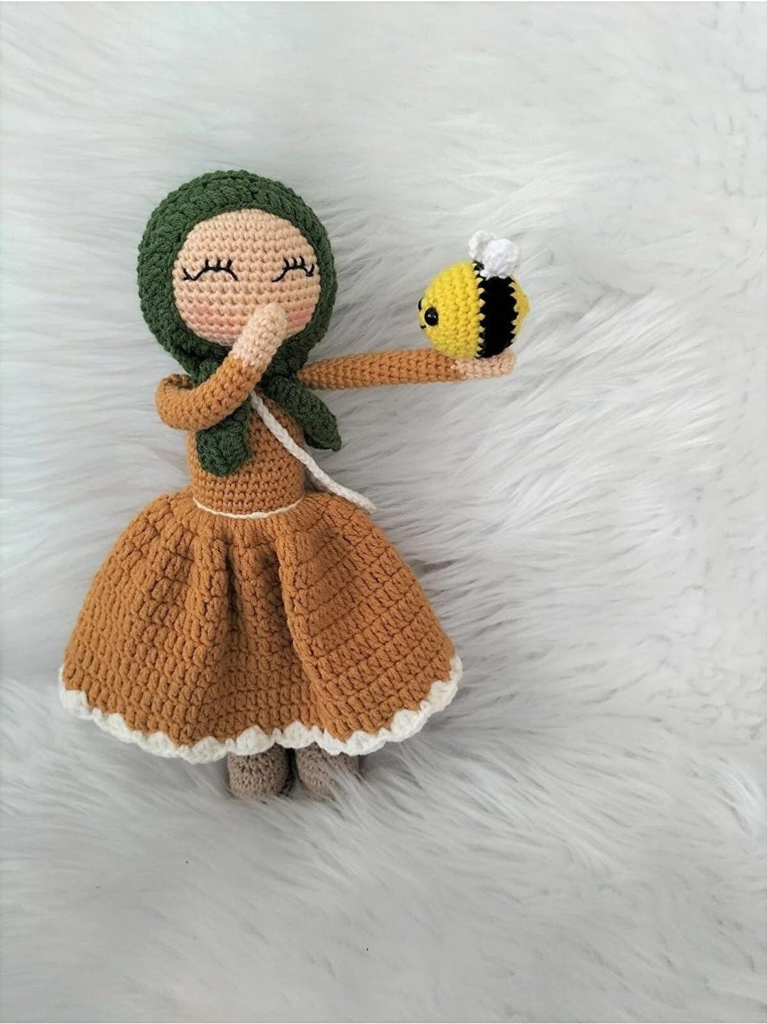 Hijab Doll With Bee, Crochet Hijab Doll, Amigurumi Muslim Doll, Muslim ...