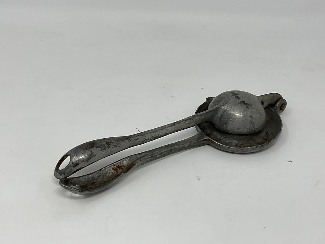 Antique Kitchen Utensil. Very Old, Heavy Duty Iron Lemon Squeezer. - Etsy