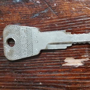 Antique/vintage WASO Petrol Cap Key. Antique British Motor Car Gas Cap ...