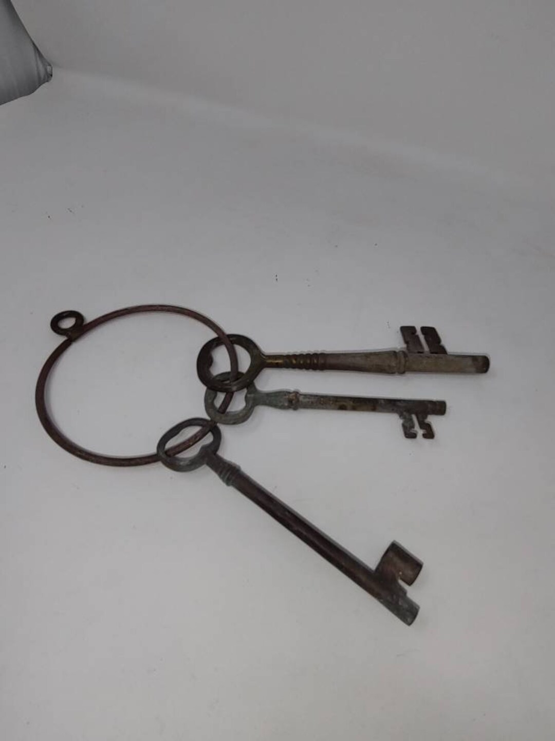 Giant Ring of Solid Brass Skeleton Keys. Jailer's Keys. Antique ...
