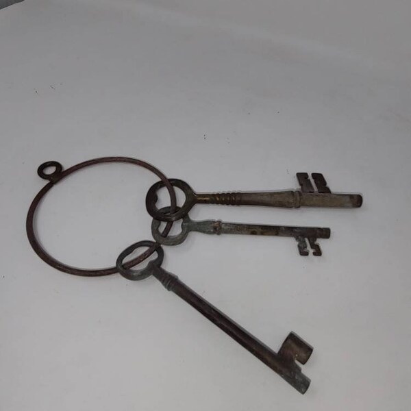 Old Skeleton Keys - Etsy