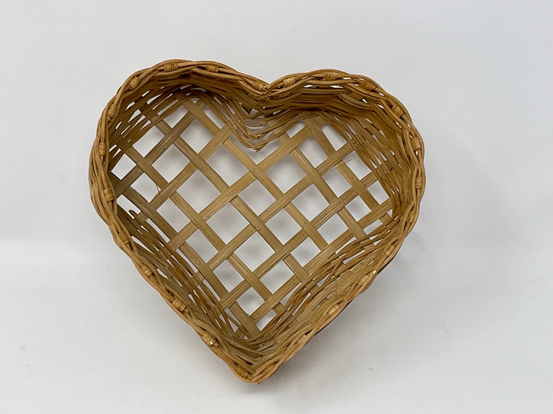 Vintage Heart Shaped Wicker Basket. Vintage Boho Basket. - Etsy