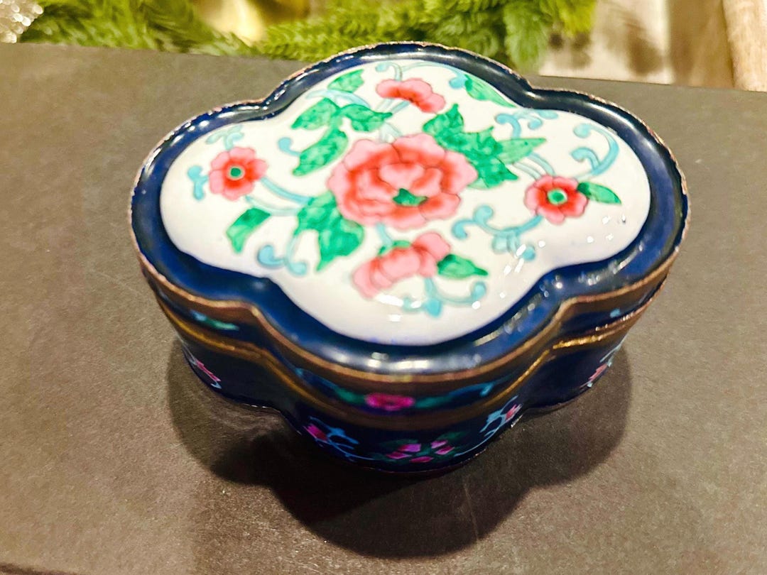Antique Chinese Porcelain Enamel Box – Blue White Floral Trinket Jar ...
