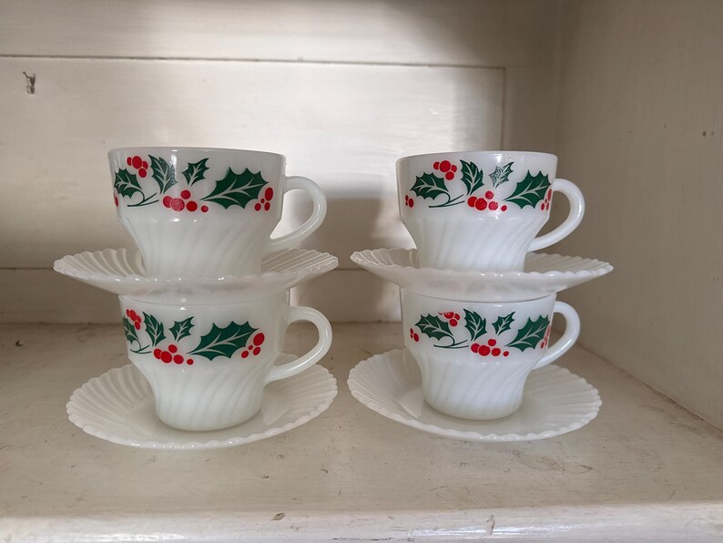 Termocrisa 8 Piece Holly Berry Tea Cup and Saucer Set - Etsy