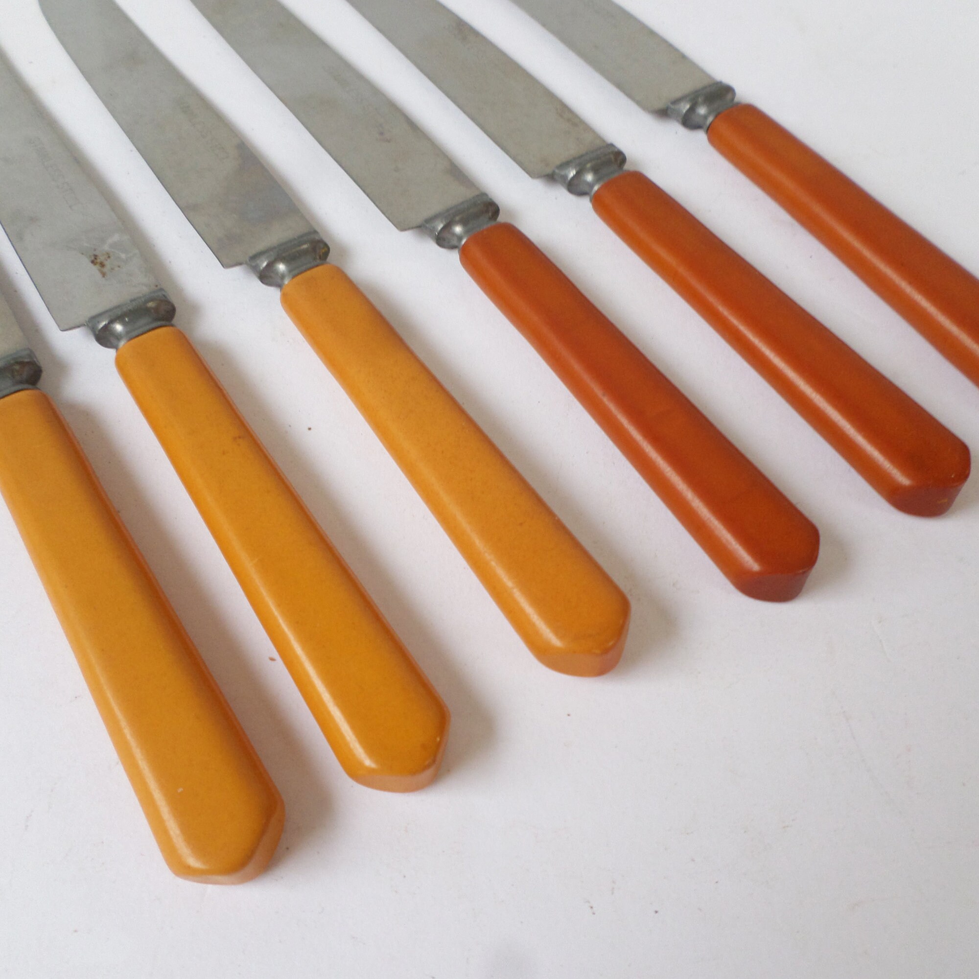6 Vintage Tan Bakelite Table Knives, Vintage Stainless Steel Bakelite ...