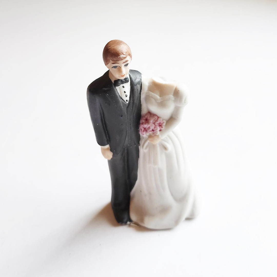 Vintage Broken Wedding Cake Toppers, Headless Bridal Couple Figures ...