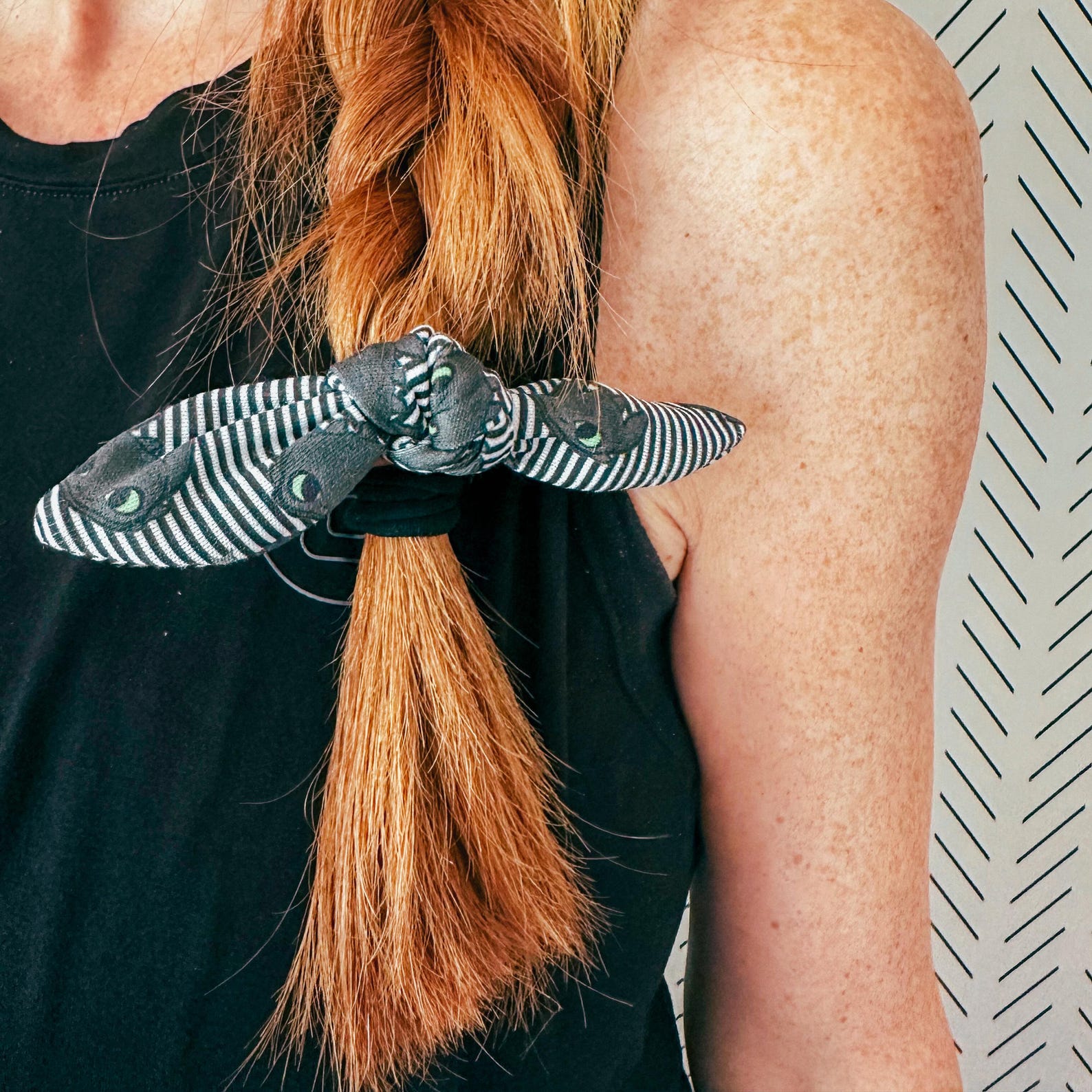 Night Fury Knotty Hair Tie | Universal Hair Tie | Epic Universe Hair ...