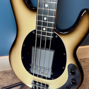 Bass Ramp for Music Man Stingray Bass – 4H Pickup Style | Thumb Rest ...