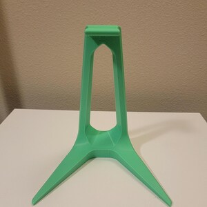 Minimalist Headphone Stand – Lightweight, Durable, Modern Headset ...