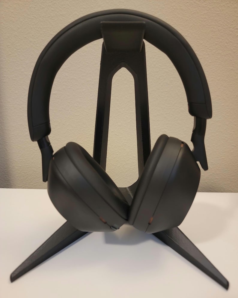 Minimalist Headphone Stand – Lightweight, Durable, Modern Headset ...