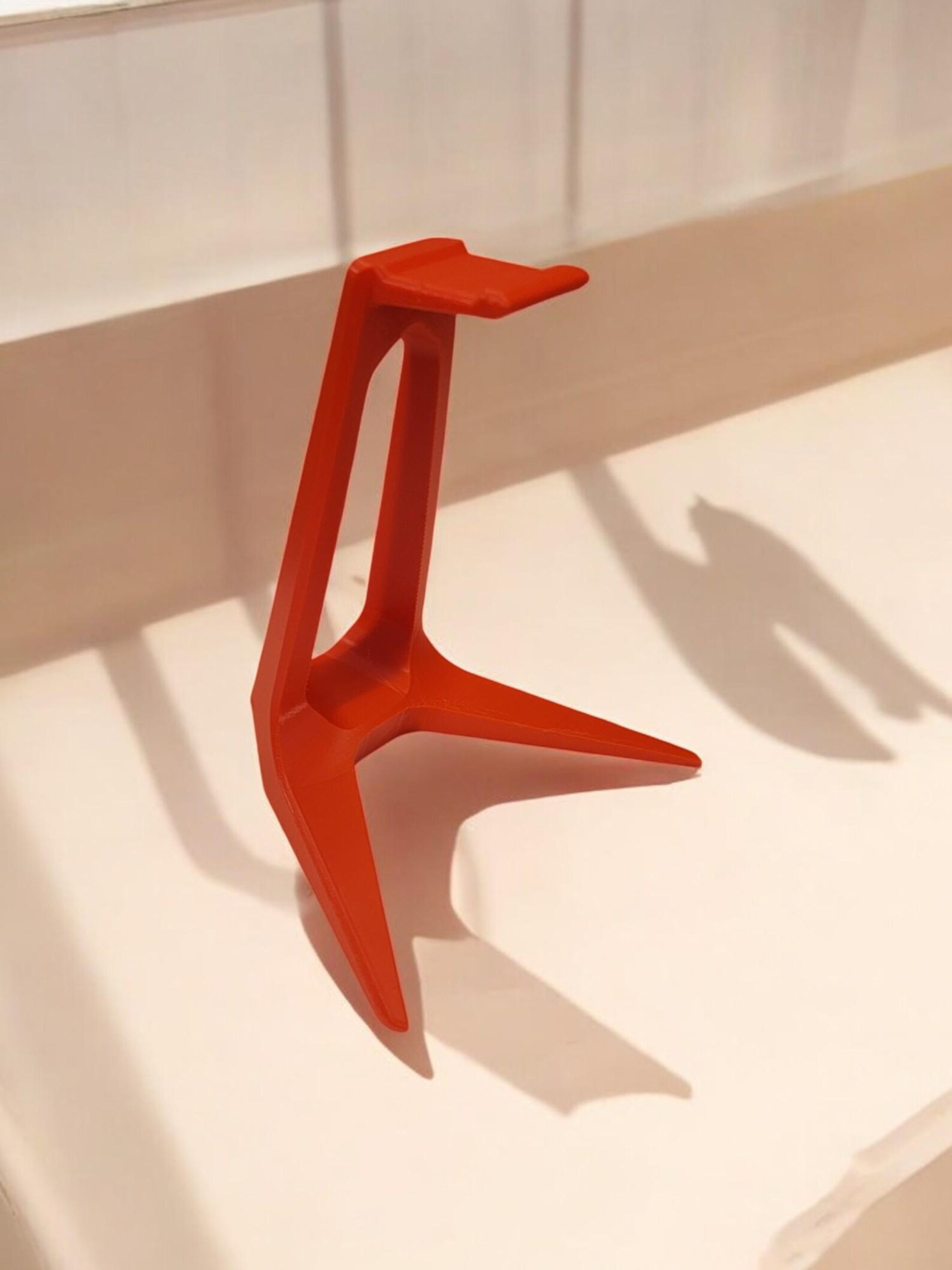 Minimalist Headphone Stand – Lightweight, Durable, Modern Headset ...