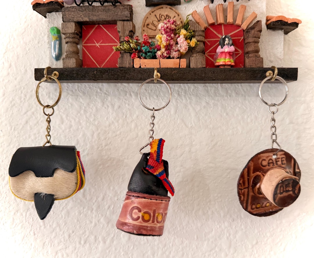 Handcrafted Colombian Keychain Sombrero Carriel Mochila- Unique Artisan ...