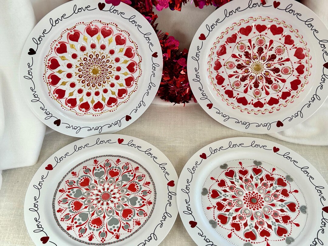 Four Valentine Plate Set, Dot Art, Home Decor, Plastic Plates - Etsy