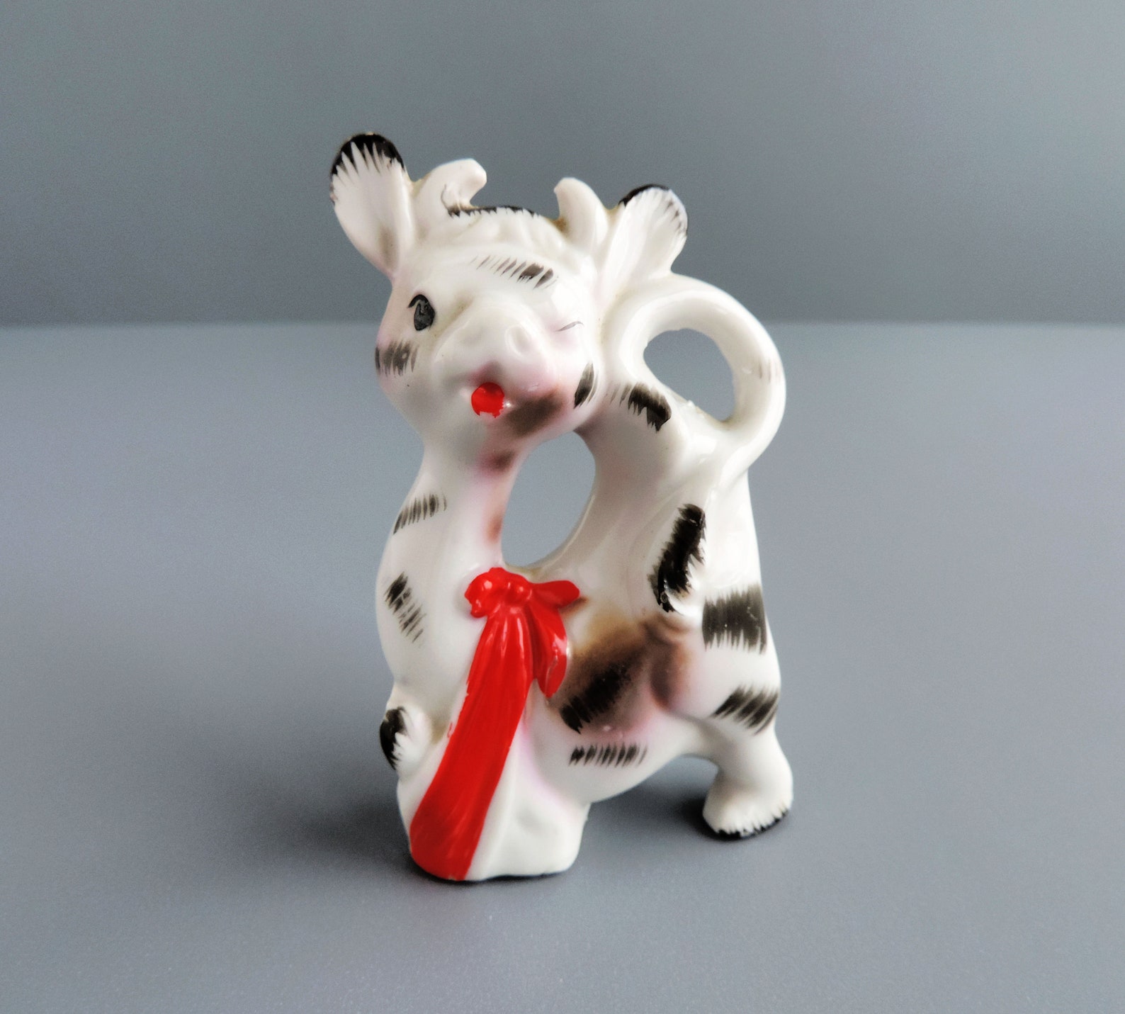 Vintage Winking Cow Figurine Set Anthropomorphic Animal - Etsy