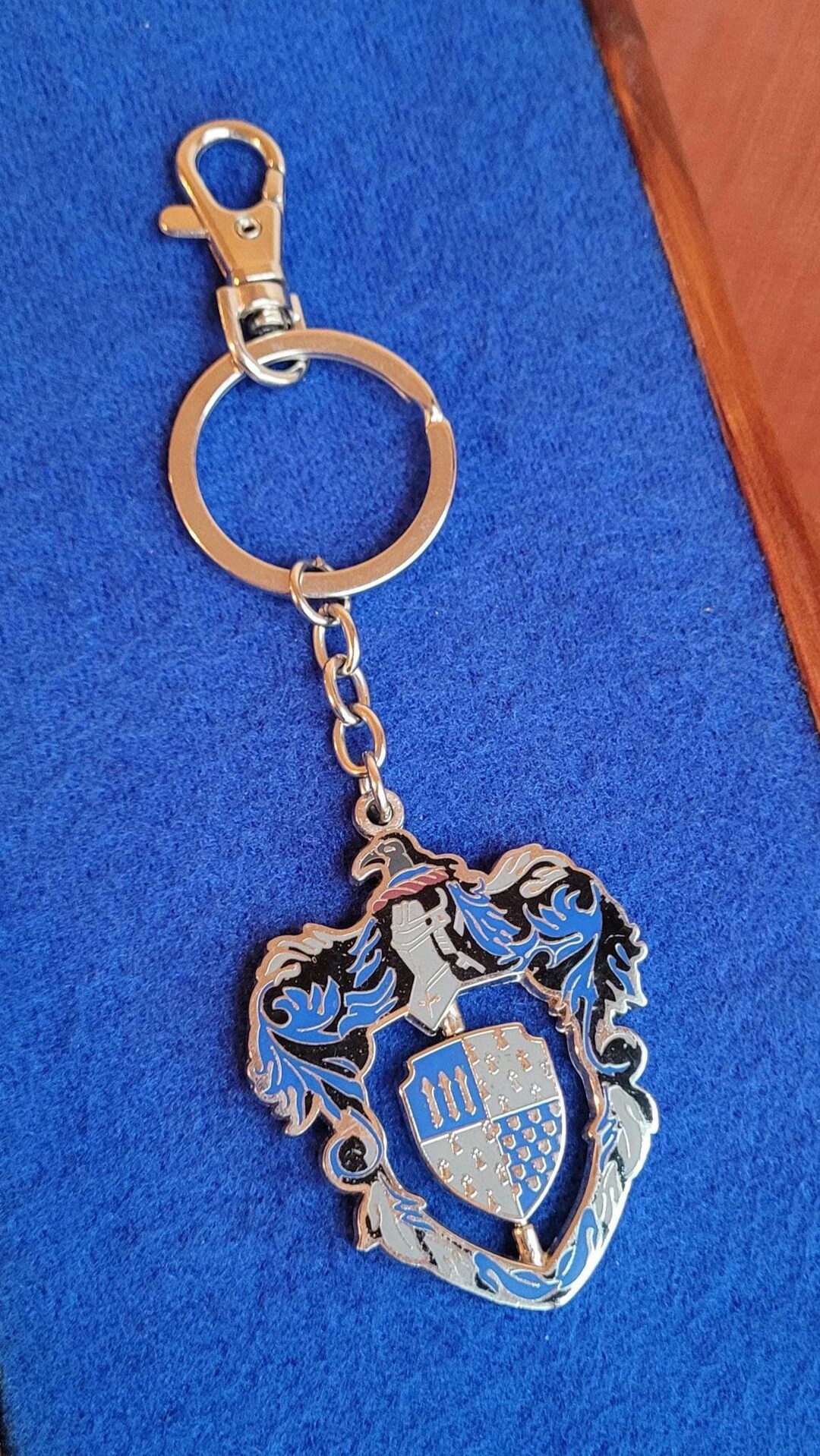 Pre-owned Harry Potter Universal Studios Orlando Ravenclaw Crest ...