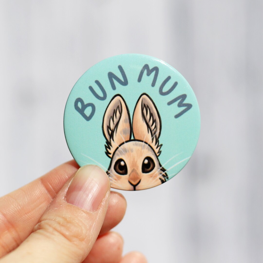 Bun Mum Illustration Badge 44mm (x1) - Etsy
