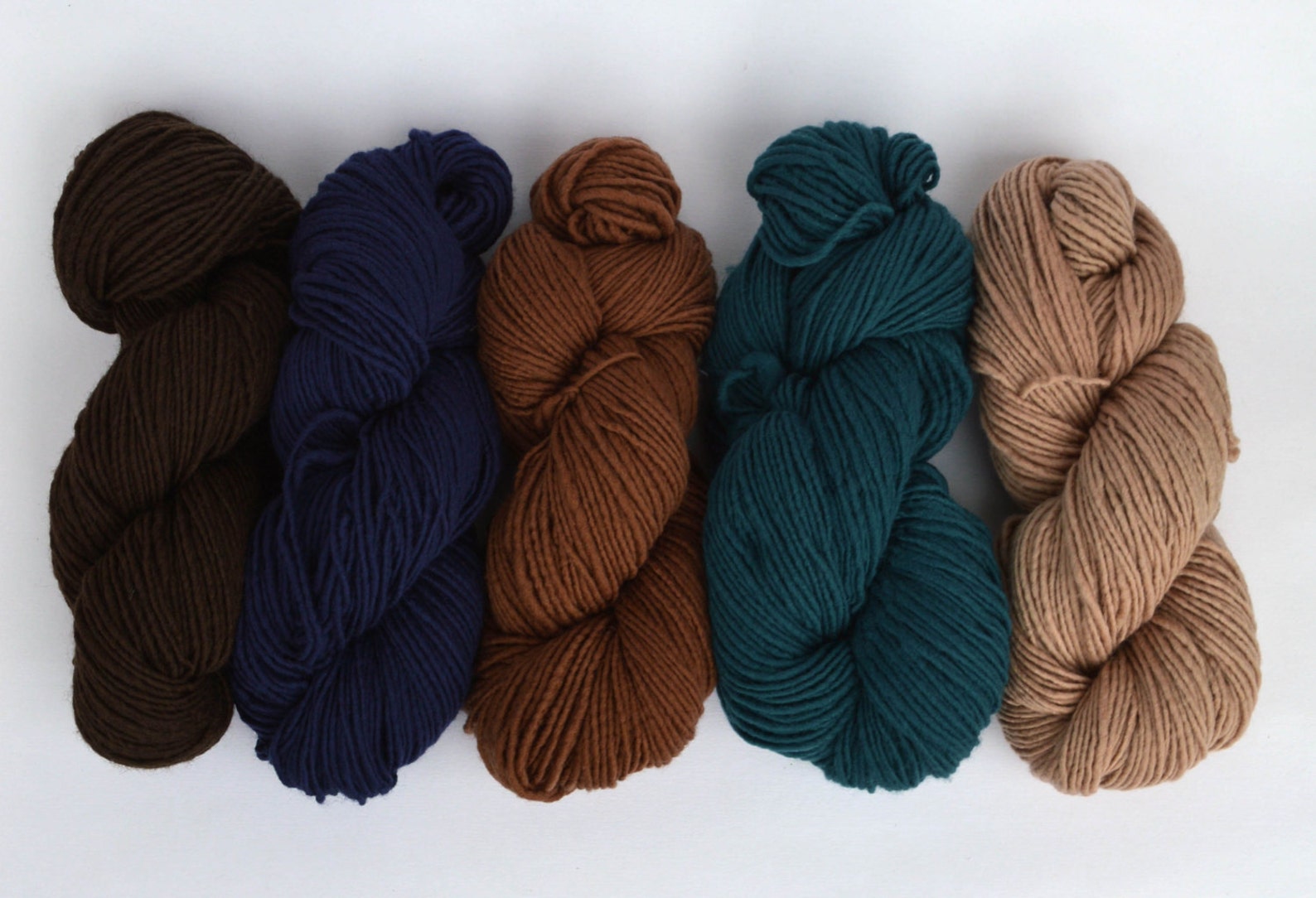 Dark Brown Weaving Yarn, Navajo Weaving Yarn, Wool Yarn, 4oz Skein - Etsy