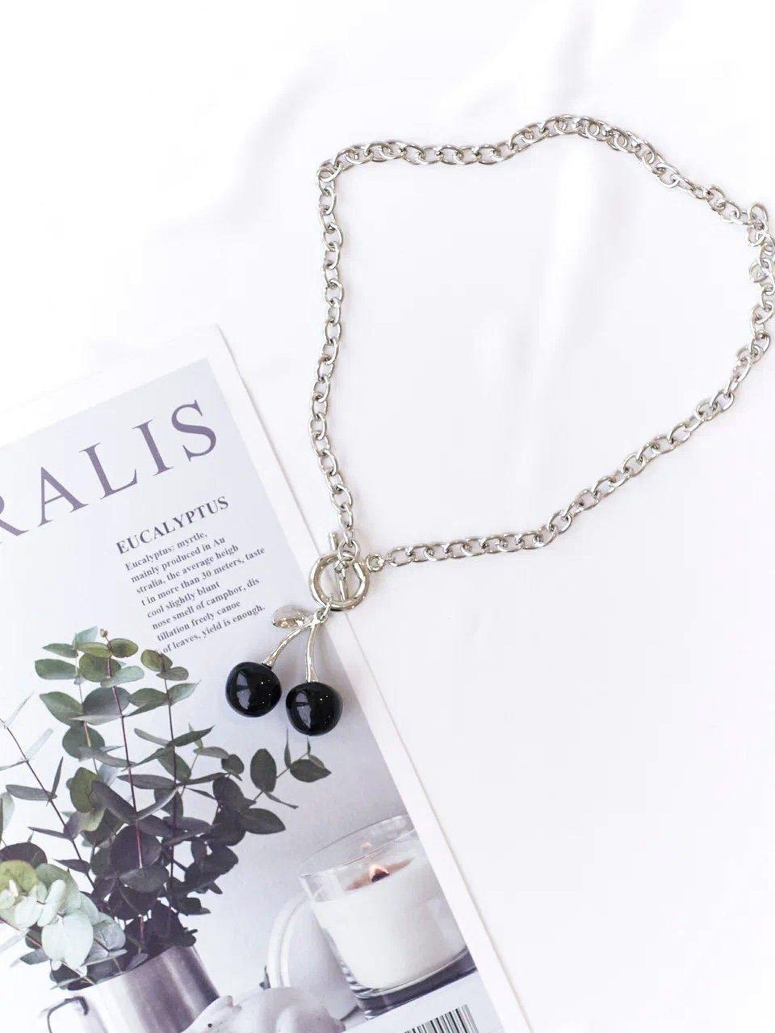 Black Cherry Volumetric Silver Chain Buckle Lock Metallic Necklace ...