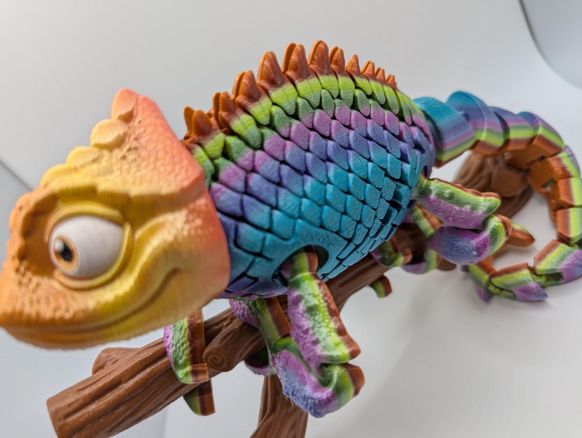 Chromachameleon 3D Printed Articulated Rainbow Chameleon - Etsy