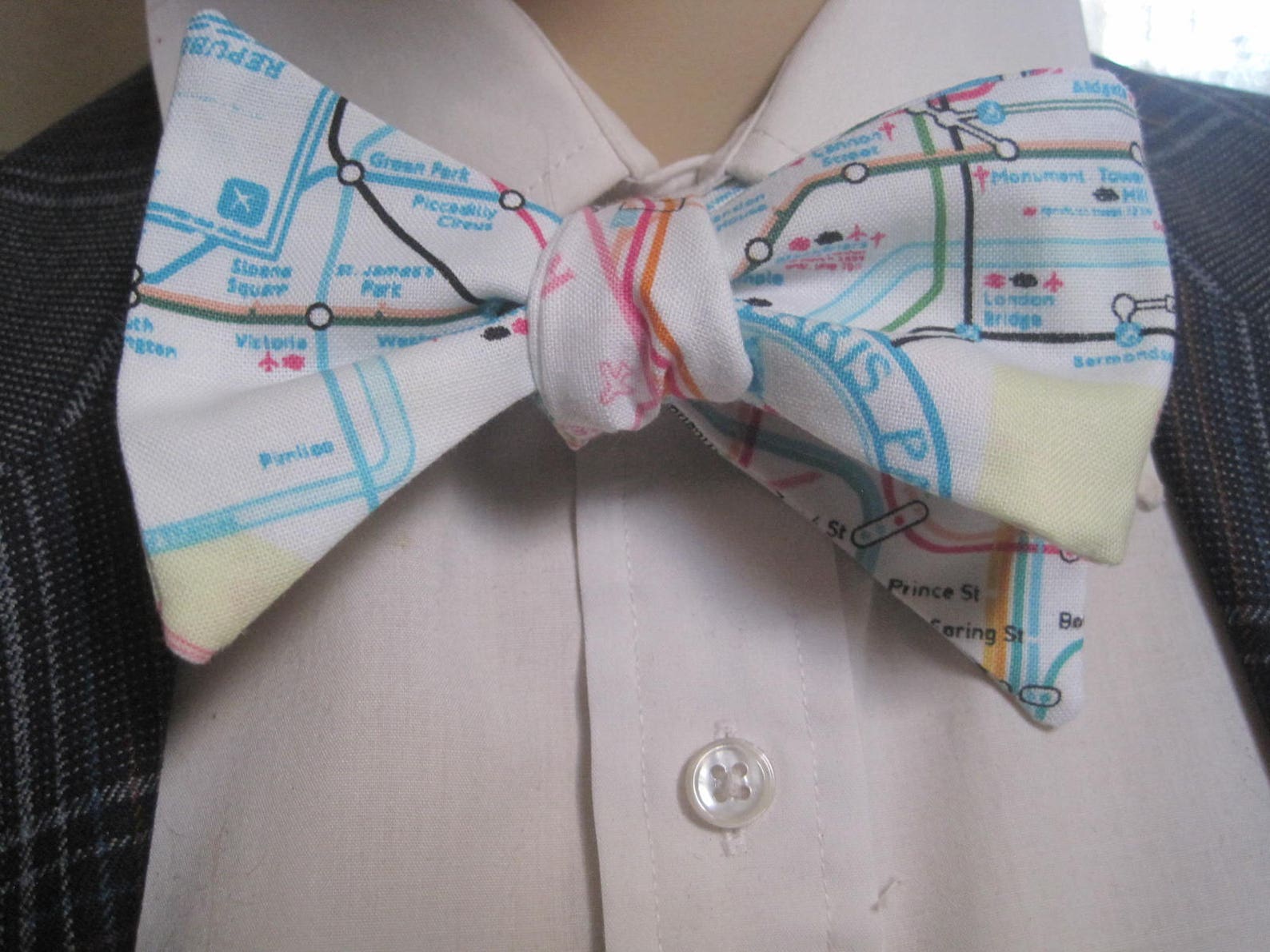 World Traveler Bow Tie - Etsy