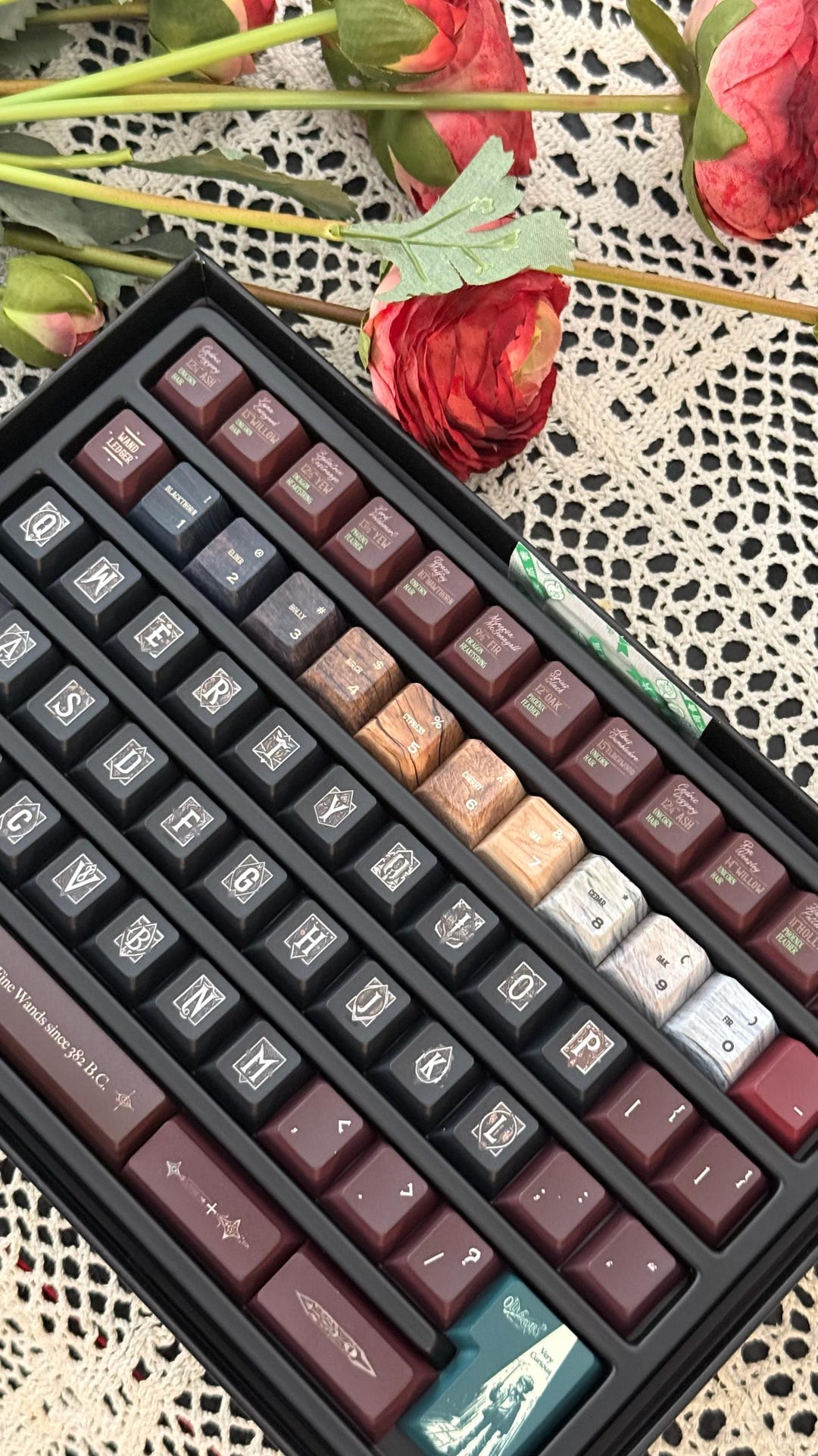 Ollivanders Wand Shop Keycap Set – 141 Keys, PBT 1.8mm, Dye-sub, Cherry ...