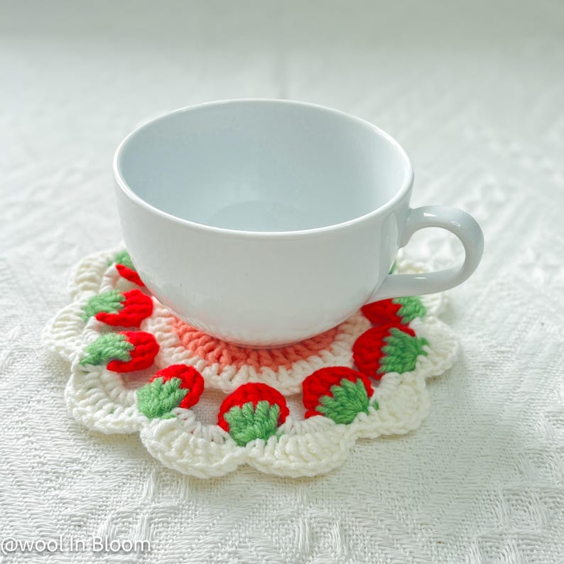 Strawberry Coaster Crochet Pattern | Summer Kitchen Decor (PDF) - Etsy