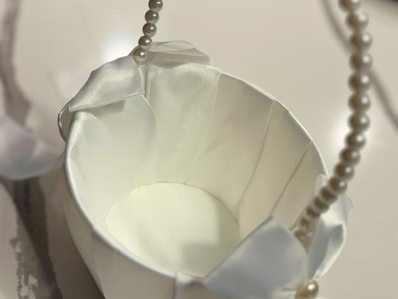 White Satin Flower Girl Basket Pearl Handle Wedding Ceremony Bow Petal ...