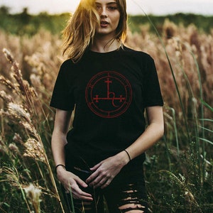 Lilith T-shirt, Goddess Clothing, Wiccan Shirt, Witchy Apparel, Occult ...