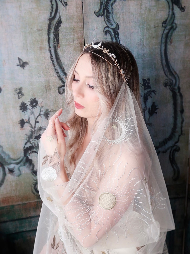 Crescent Moon Crown With Veil, Celestial Moon Tiara, Embroidered ...
