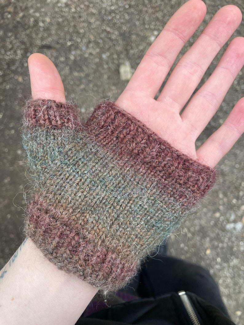 Hand Warmers Knitting Pattern – Customizable Wrist Warmers DIY Project ...
