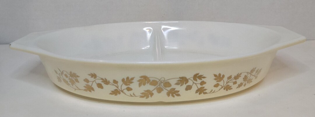 Pyrex Beige Gold Leaf Acorn Motif 1.5 Qt Oval Divided Casserole Dish ...