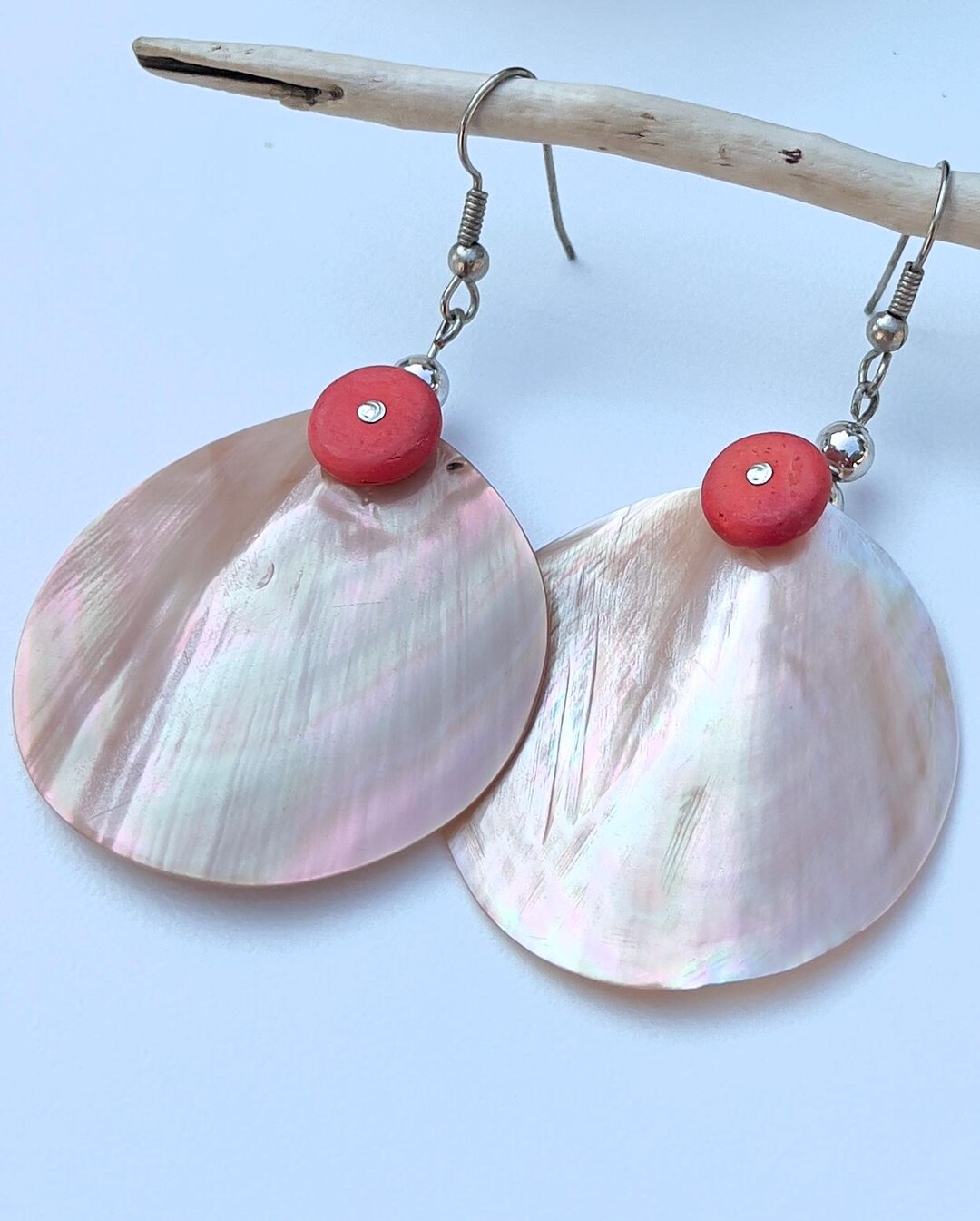 Mother-of-pearl Round Drop Vintage Shell Pierced Earrings With Red ...