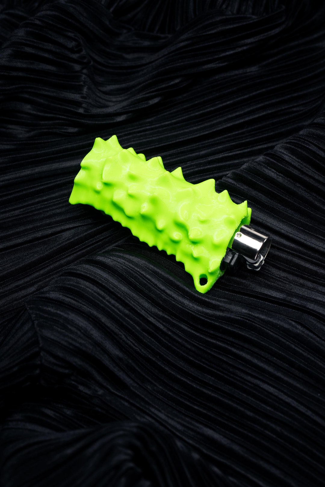3D Printed Spiked Clipper Lighter Cover | Y2K Alien Design - Etsy