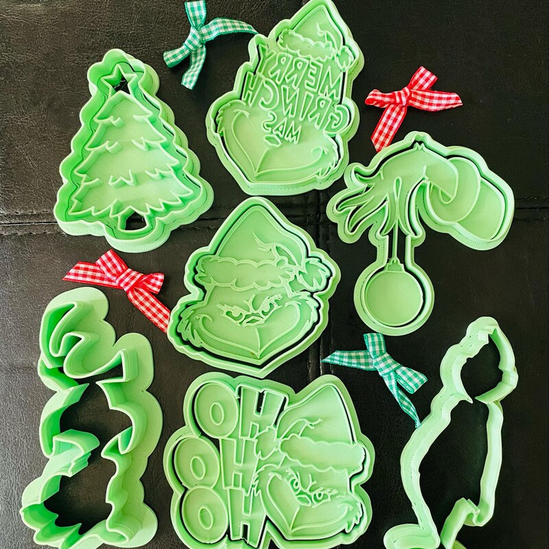 Grinch Cookie Cutter - Etsy