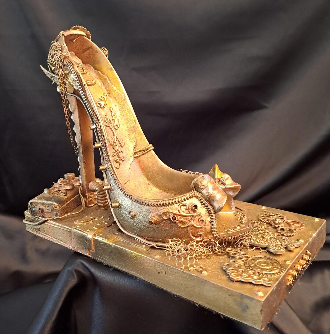 Gearhaven Glamour Steampunk High Heel Accent Lamp Hand-painted, Unique ...