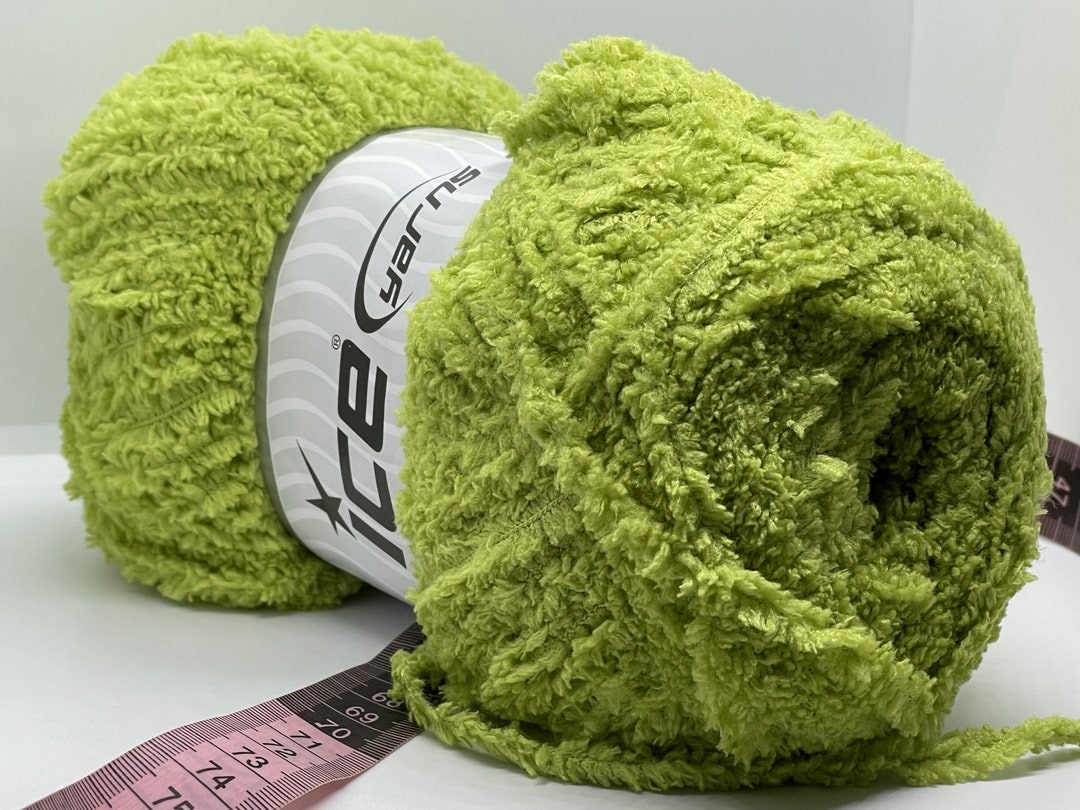 Willow Green Puffy Short Eyelash Yarn 41761 Ice Yarns 3.53 Ounces (100 ...