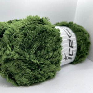 Jungle Green Panda Fuzzy Plush Yarn 100 Gram, 87 Yards Ice 67505 Short ...