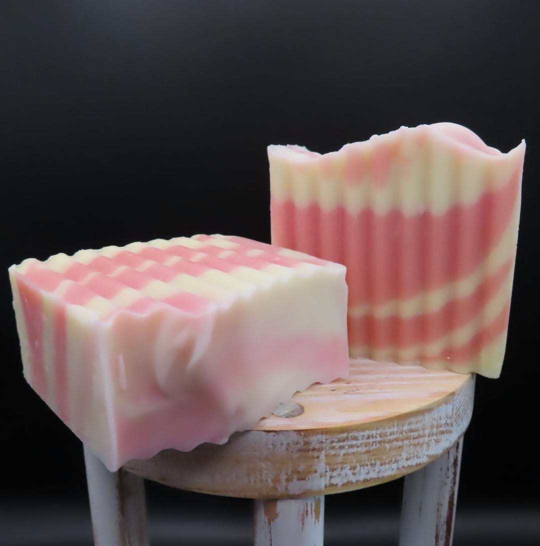 Peppermint Swirl Soap Bar | Sweet Peppermint | Warm Vanilla | Bath ...