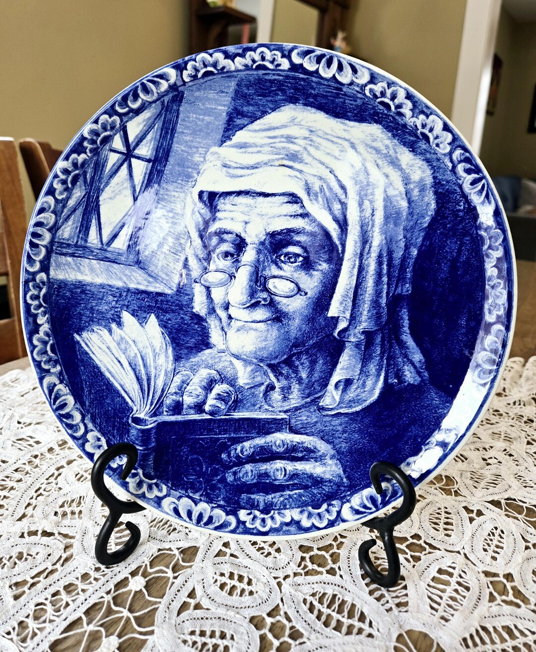 Delft Belgium Collector's Plate "lady Reading" - Etsy