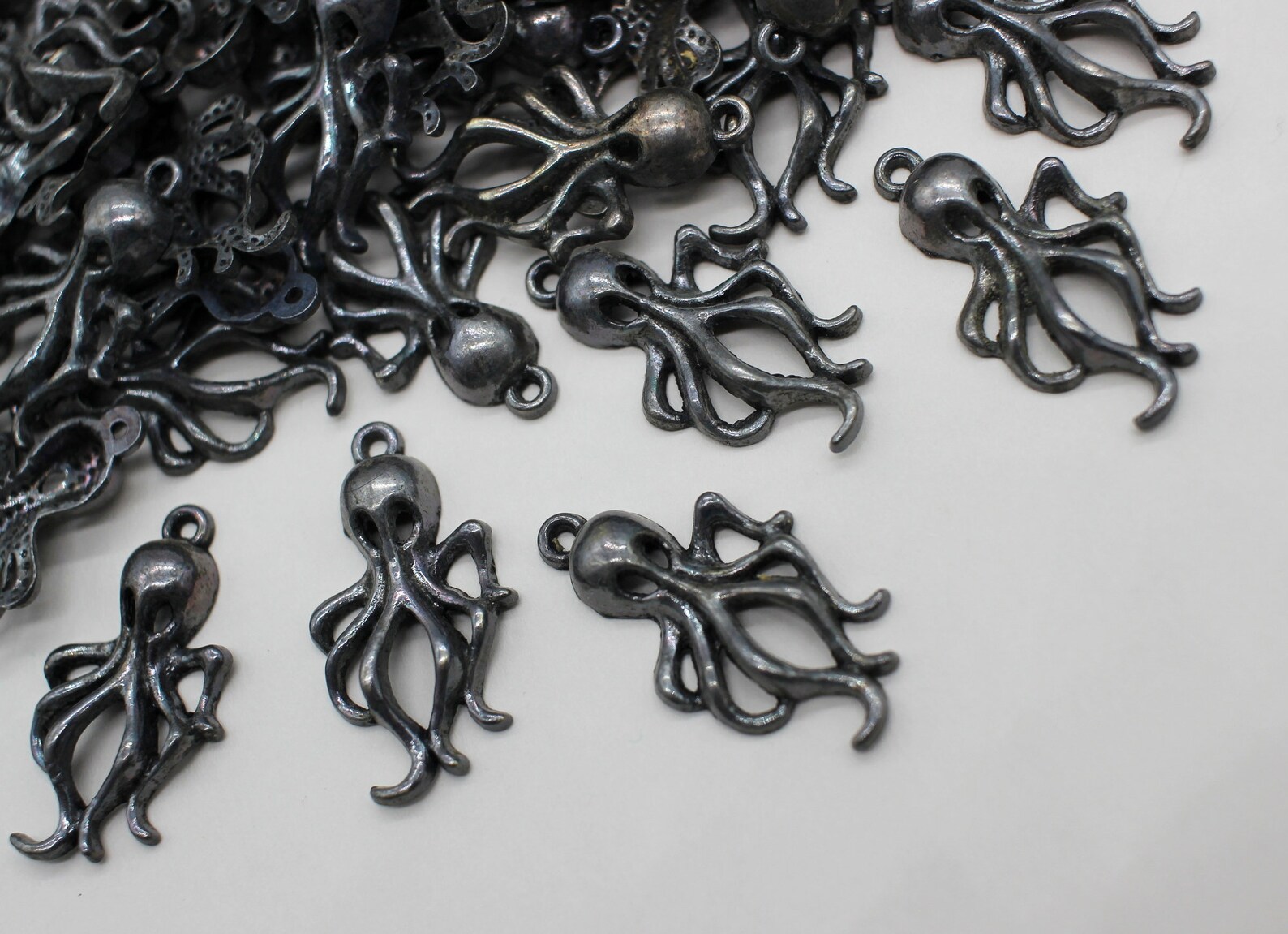 10 Oxidized Silver Octopus Charms - Etsy