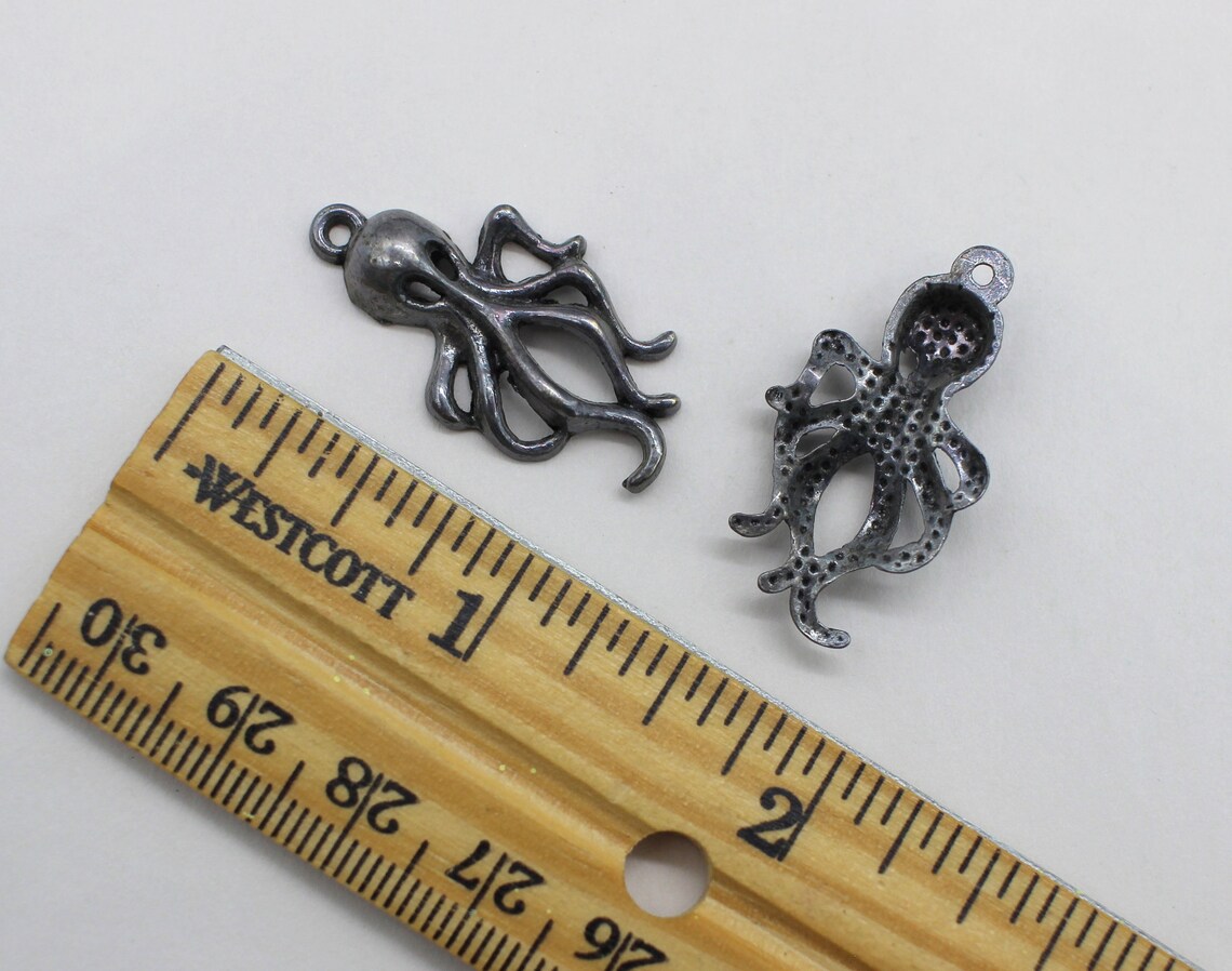 10 Oxidized Silver Octopus Charms - Etsy