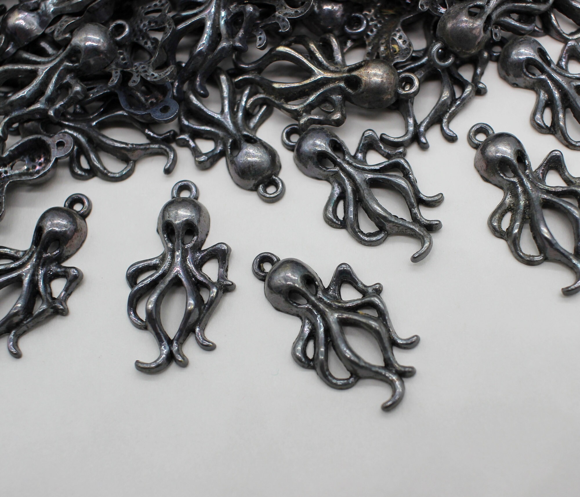 10 Oxidized Silver Octopus Charms - Etsy