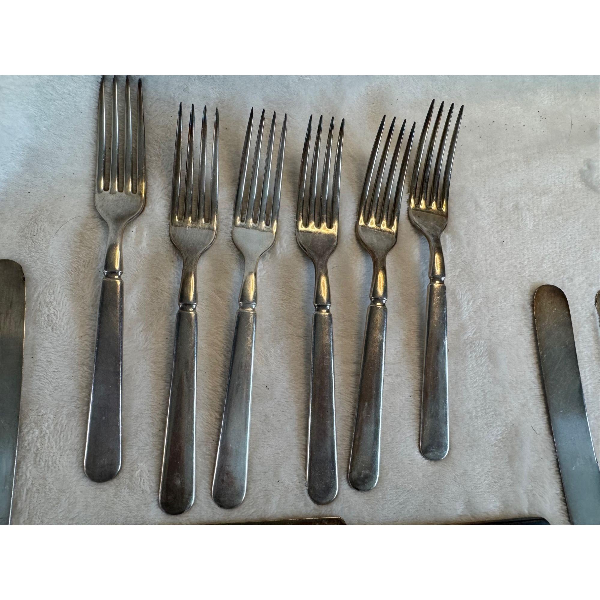 Antique Oneida Community Plate Silver Plate 12 Butter Knives 6 Dinner ...