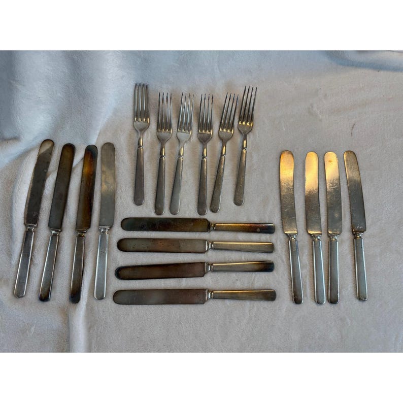 Antique Oneida Community Plate Silver Plate 12 Butter Knives 6 Dinner ...