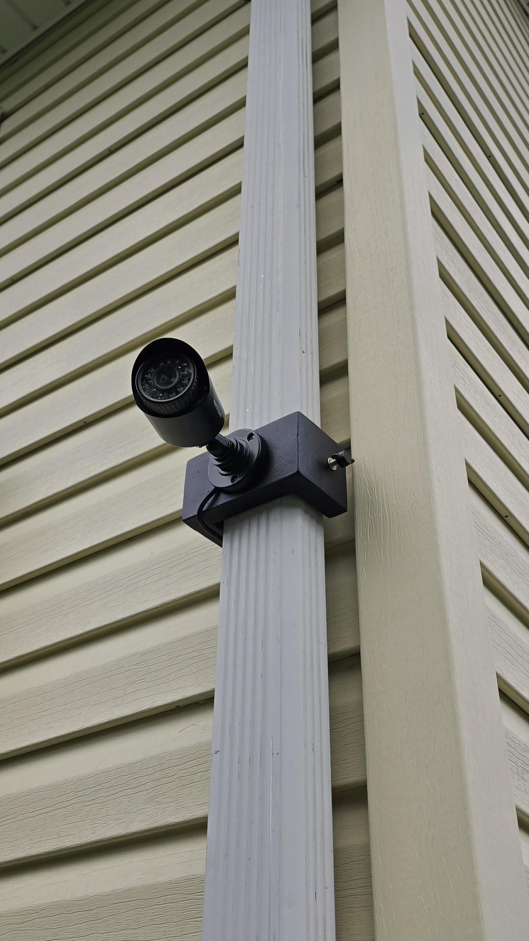 Wireless Security Camera Mount for Gutters – Reinforced, Adjustable, No ...