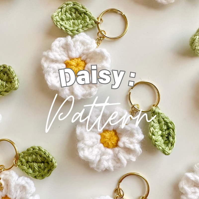 Daisy Keychain - Etsy