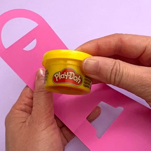 Plantilla de caja de plastilina con asa para obsequios de cumpleaños o ...