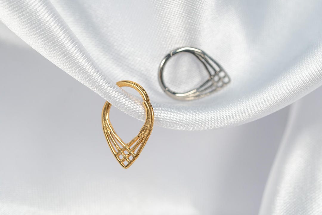 16G Criss Cross Septum Ring, Titanium Clicker Hoop, Nose Ring, Daith ...