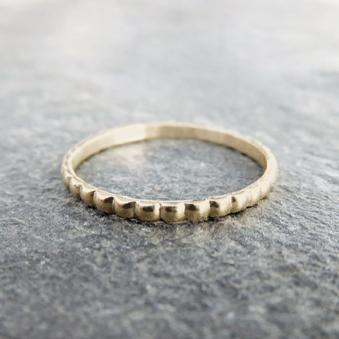 14k Gold Scalloped Wedding Band: Thin Stacking Ring - Etsy